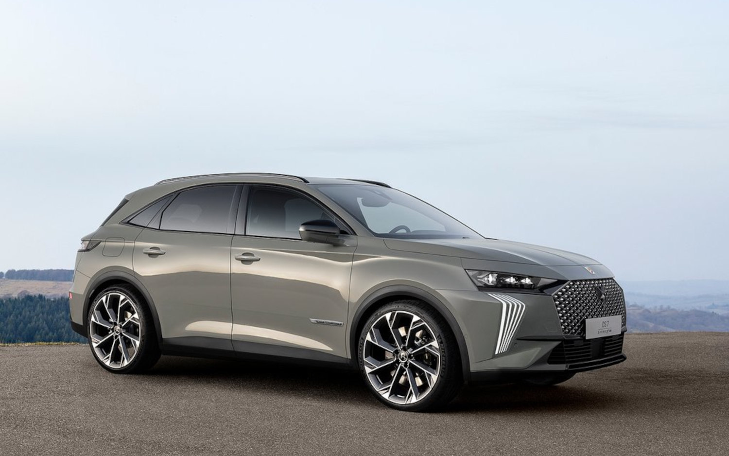 DS 7 E-Tense Opera 4x4 360 2023 | SUV Drive